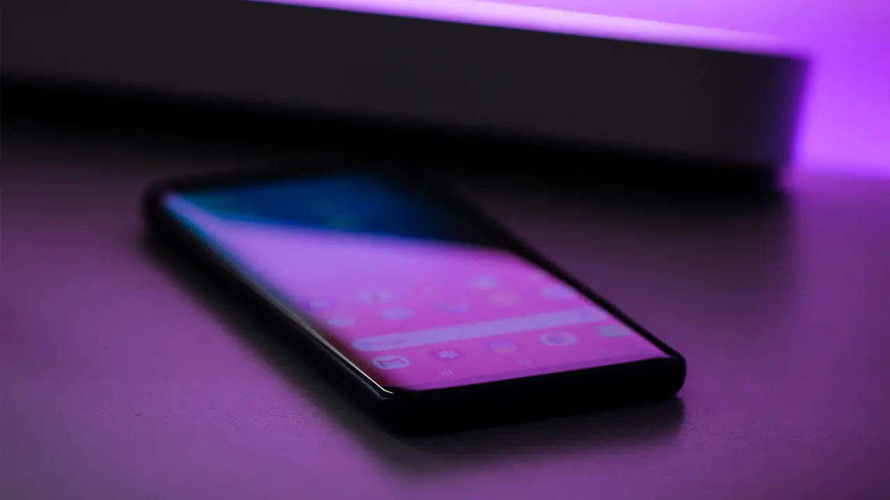 How to Build a Mobile App UX Design Strategy in 2023 - UpTop